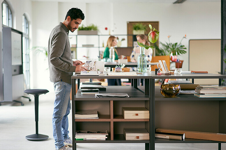 The hybrid office of the future: flexibility, work-life blend and ...