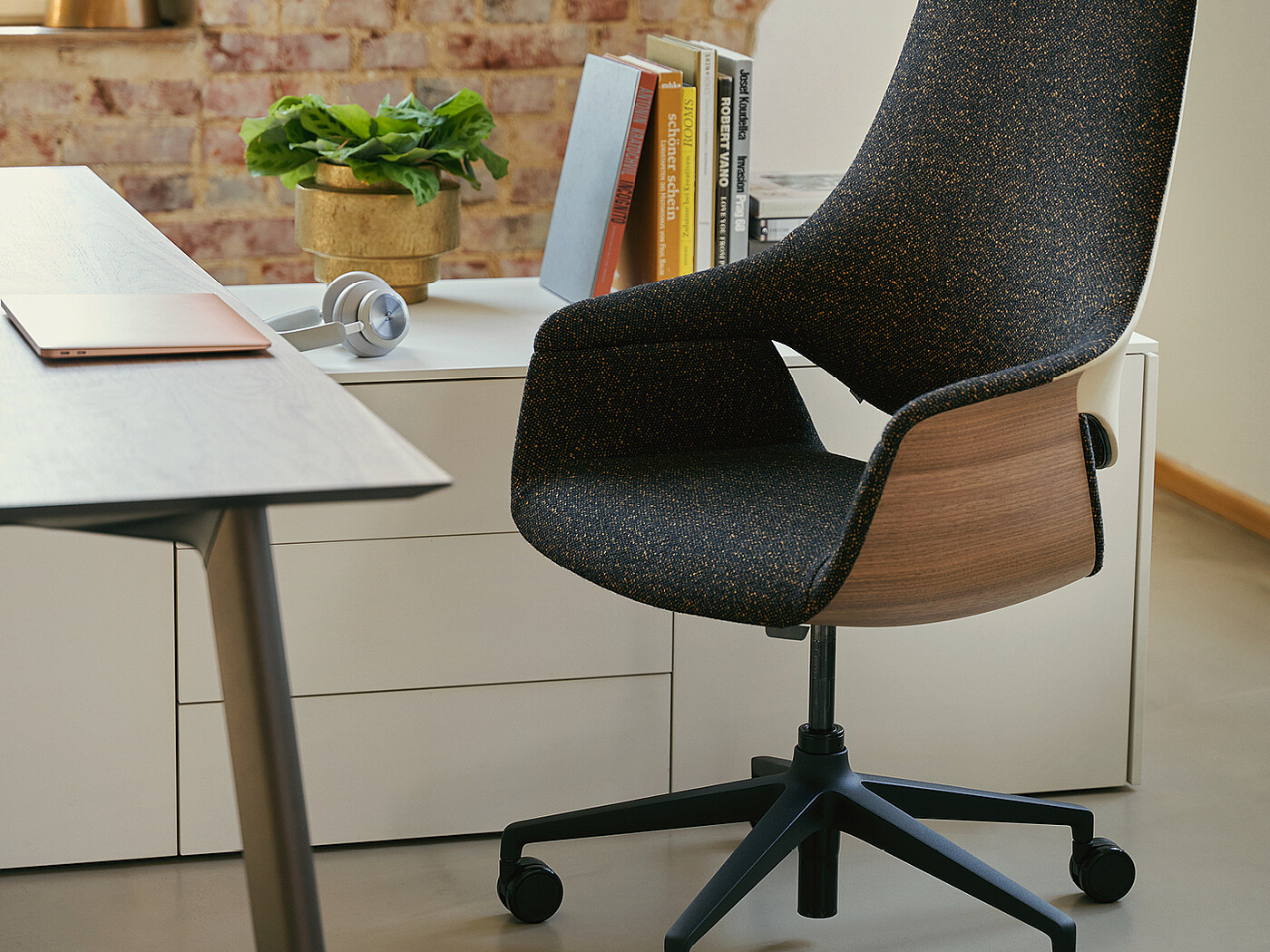 se:vision desk & storage – Premium-Design für Management-Arbeitsplätze