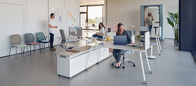 Find the perfect lab desk for your home or office