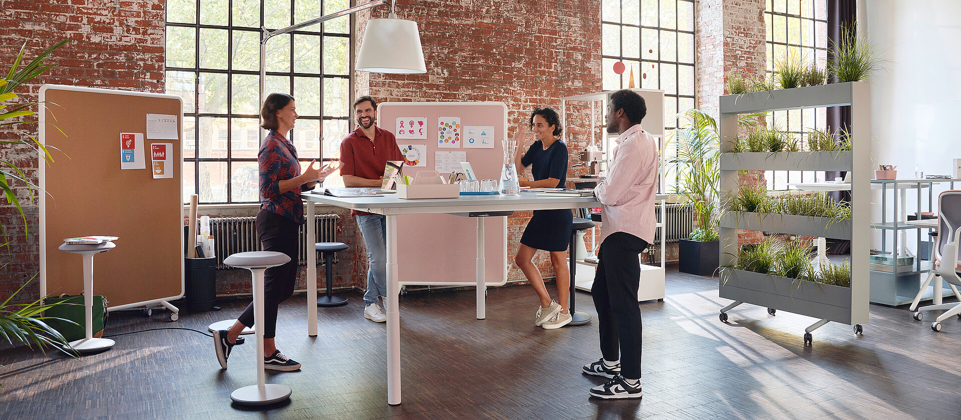 se:lab meet & stand - Adjustable Team Table - Sedus