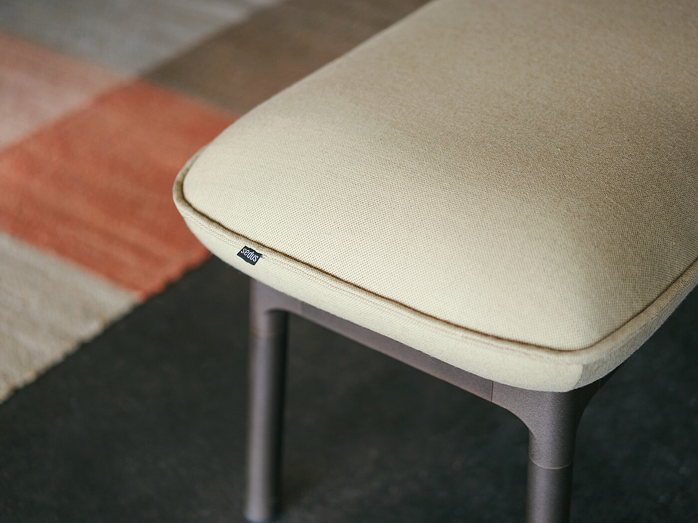 se:café bench - Comfortable benches for cosy offices