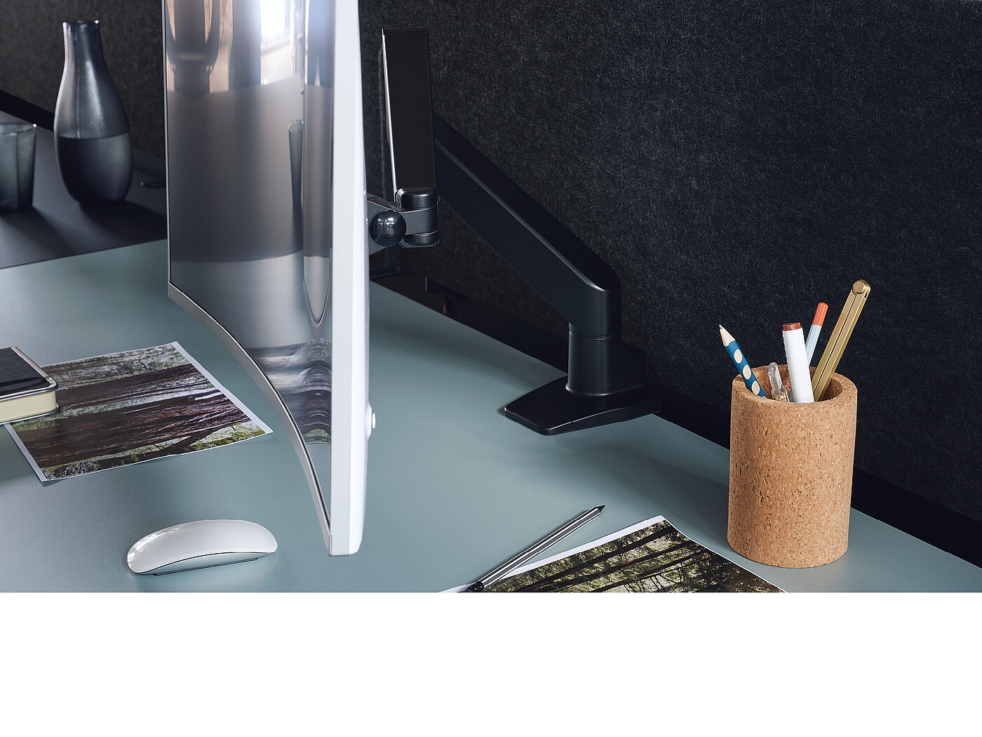 Monitor Arm - Flexible Screen Holder for Ergonomic Working - Sedus