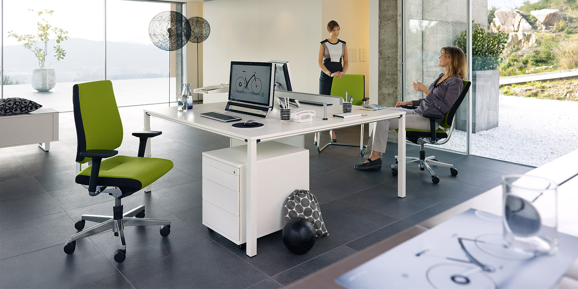 temptation four - Individual Work Desk with Design & Function - Sedus