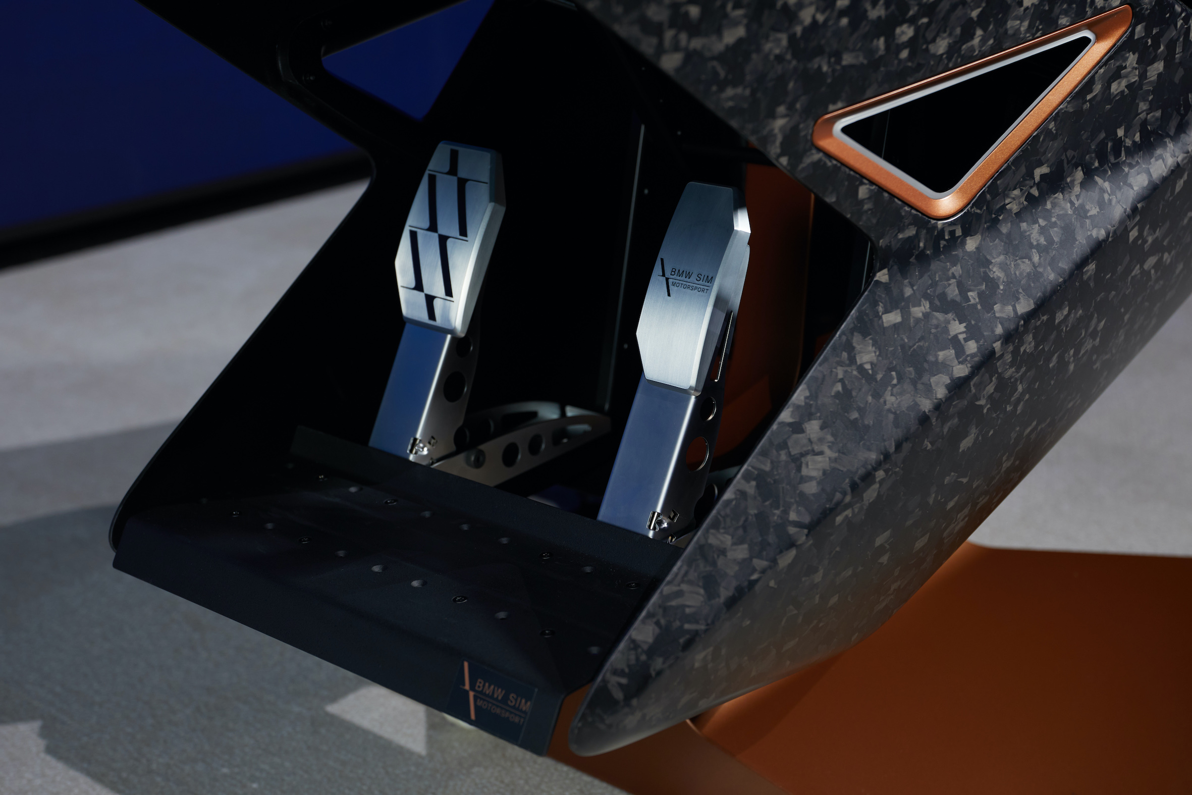 Sedus & BMW Motorsport enthüllen SIM-Racing-Rig "FUSION SL"