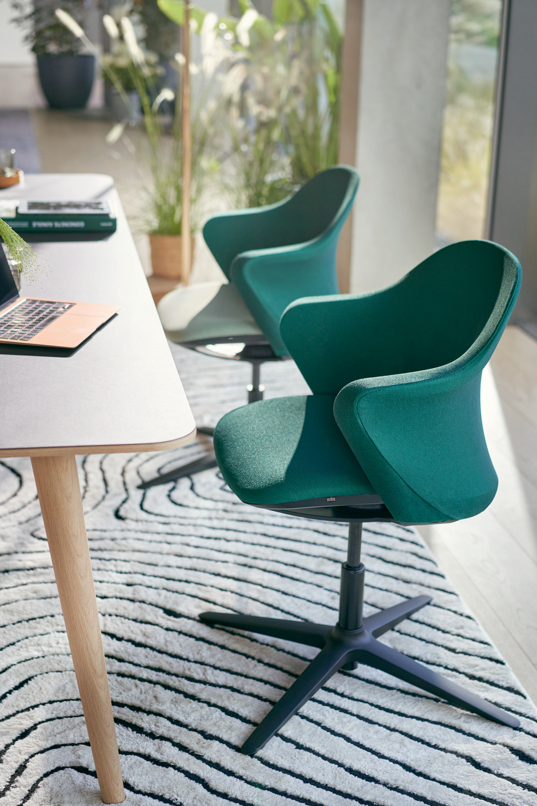 Se:flair the innovative swivel chair for comfort and style from Sedus